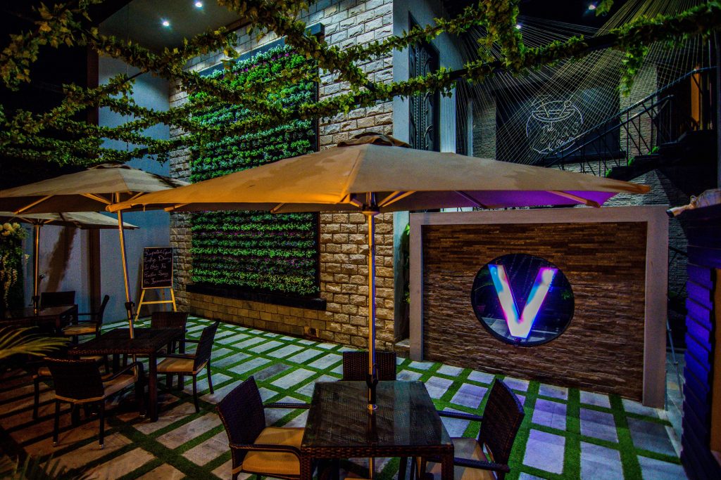 THE VEGAS STUDIO - Surya